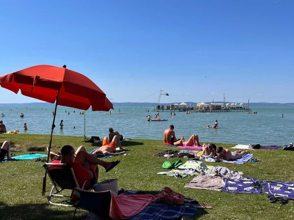Aranypart Camping & Apartments | Kemping a Balatonnál | Mobilházak ...